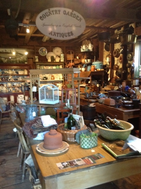 Country Garden Antiques - Wapato , WA