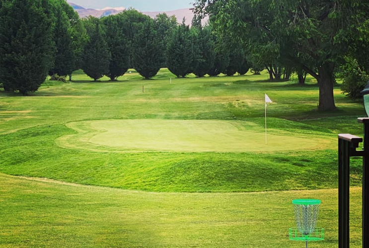 River Ridge Restaurant and Golf Course - Selah , WA